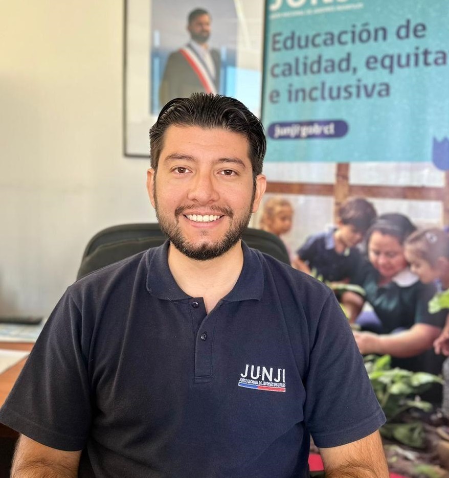 Alejandro Rodríguez Salinas asume como director regional de JUNJI ...